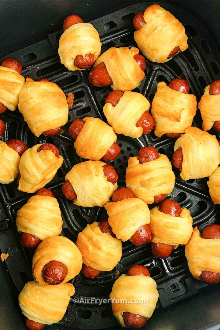 Easy Air Fryer Pigs in a Blanket Recipe (2-Ingredient Appetizer)